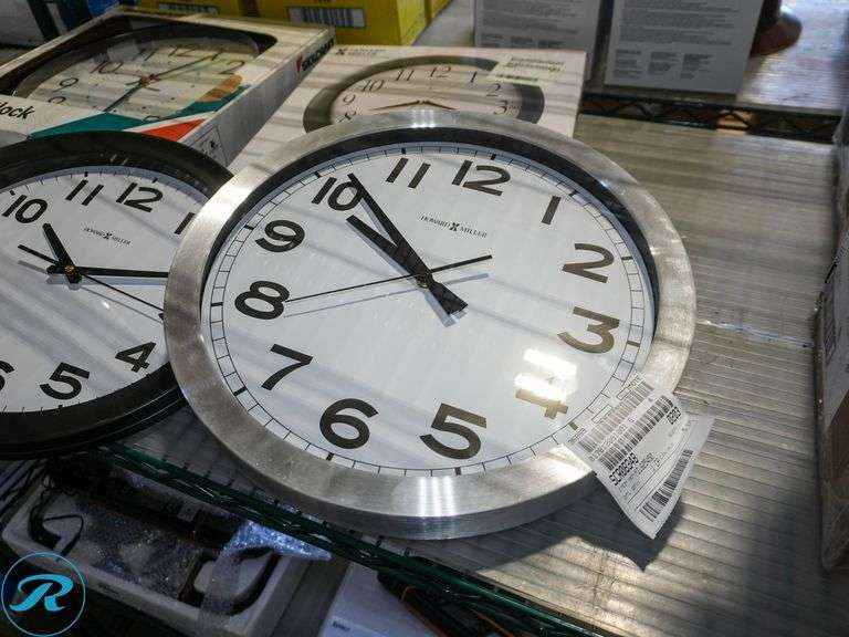 (5) Wall Clocks, Skil Craft, Universal, Howard-Miller, - Roller Auctions