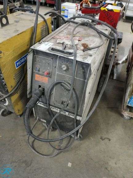 Hobart, Beta-MIG 200, Welder, 200/230V, 1PH - Roller Auctions