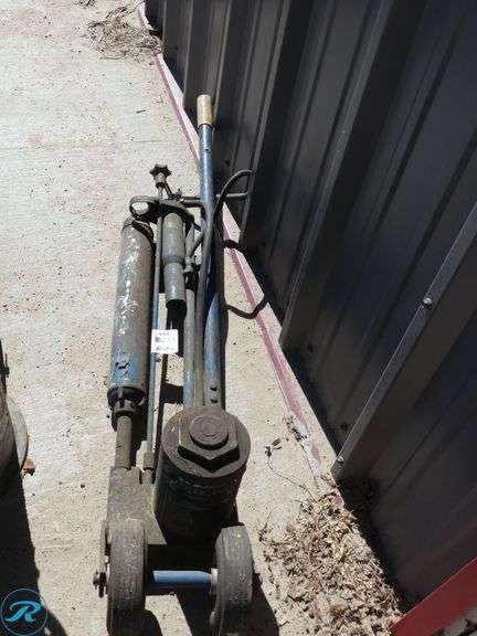 Walker Air Hydraulic Jack - Roller Auctions