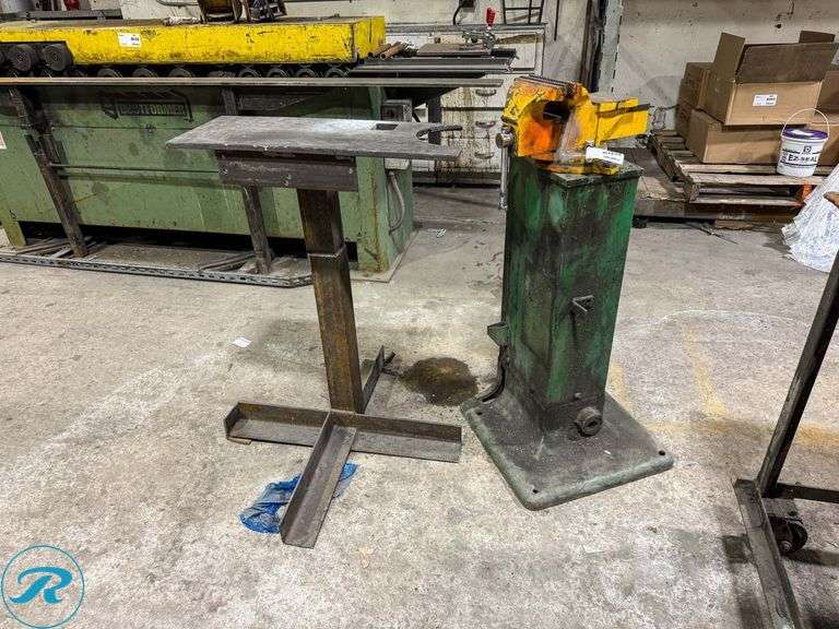 Vice on Stand and Extra Stand - Roller Auctions