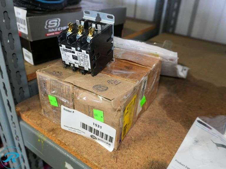 (6) Square D Definite Purpose Magnetic Contactor, 3 Poles, 480Vac, 30 Amp - Roller Auctions