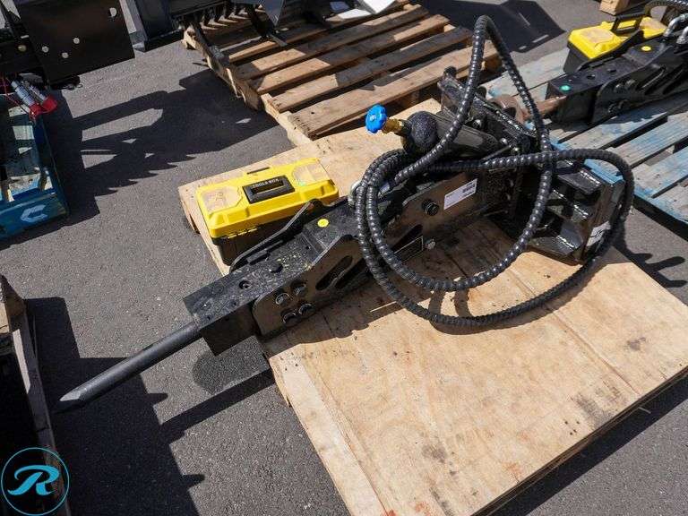 New Giyi GY-D45 Hydraulic Breaker Attachment to Fit Mini Skid Steer ...