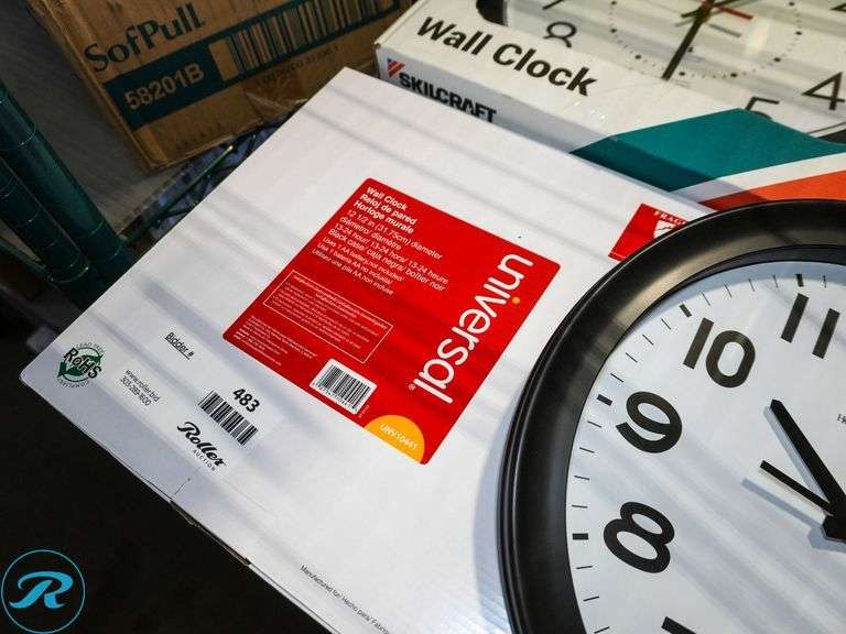 (5) Wall Clocks, Skil Craft, Universal, Howard-Miller, - Roller Auctions