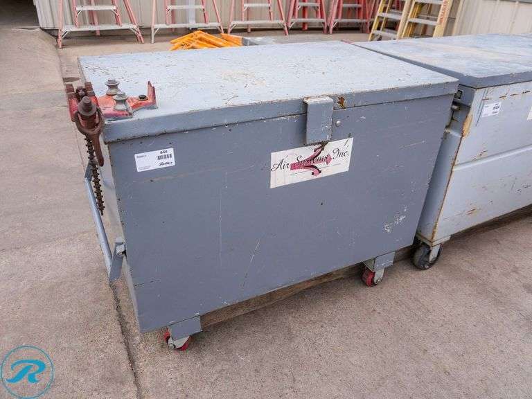 JOBOX, Job Box On Casters With Pipe Vice - Roller Auctions