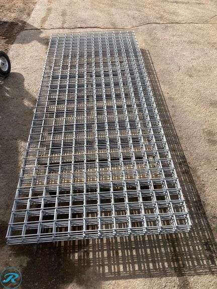 (5) Welded Metal Grids 3ft x 8ft (Total of 5) - Roller Auctions