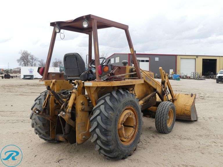 1993 Case 480F LL RWD Tractor / Loader - Roller Auctions
