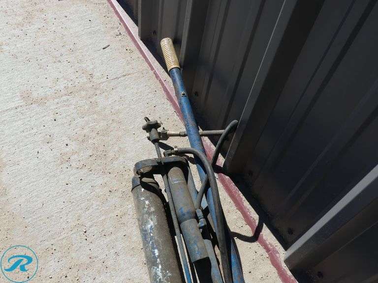 Walker Air Hydraulic Jack - Roller Auctions
