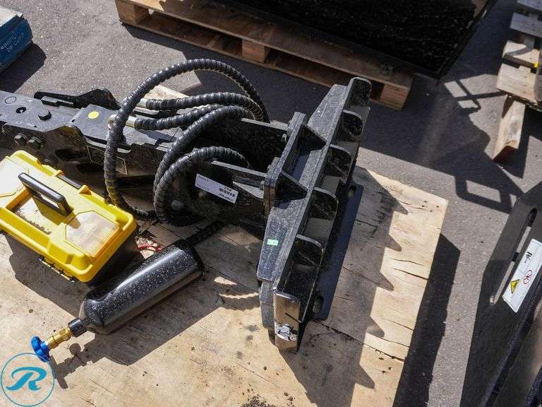 New Giyi GY-D45 Hydraulic Post Driver Attachment to Fit Mini Skid Steer ...