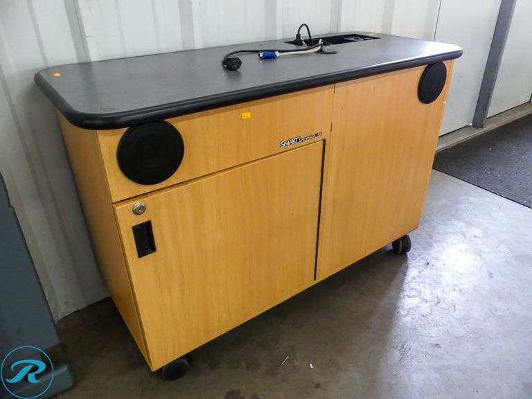 Smart Expression 303 Projector Cart - Roller Auctions