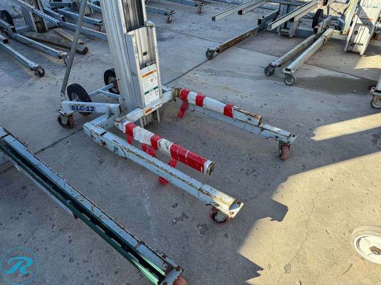 Genie SLC-12 Superlift Contractor Lift, 12' Platform Height - Roller ...
