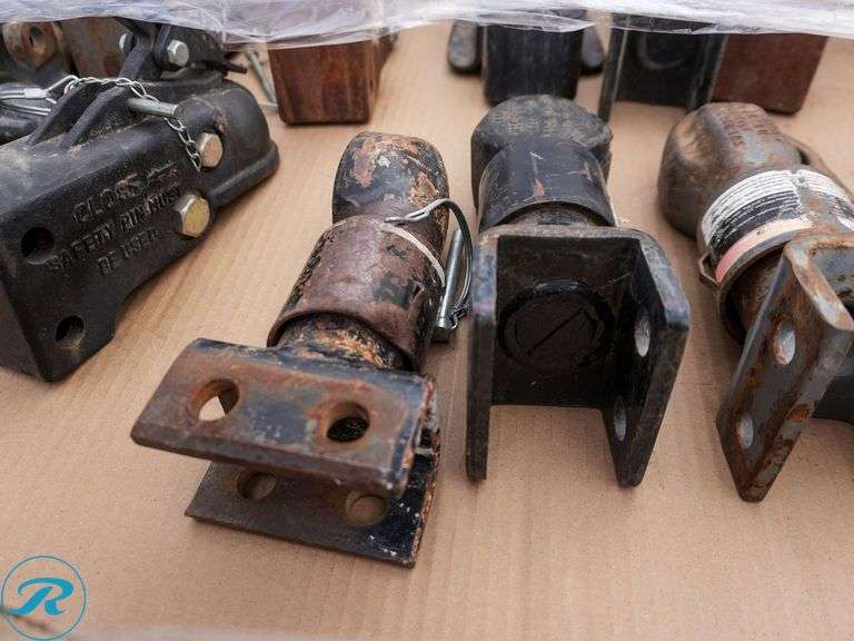 Pallet Of Hitches - Roller Auctions