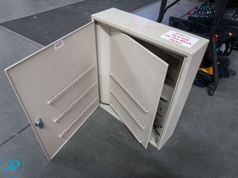 MMF Industries Locking Key Cabinet - Roller Auctions