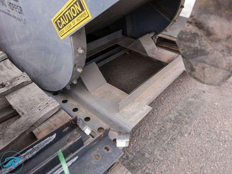 Wright Self Dumping Hopper - Roller Auctions