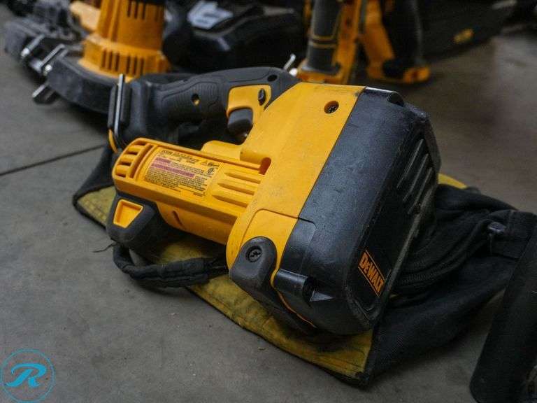 DeWalt DCS350 Cordless Thread Rod Cutter, 20V, Battery - Roller Auctions