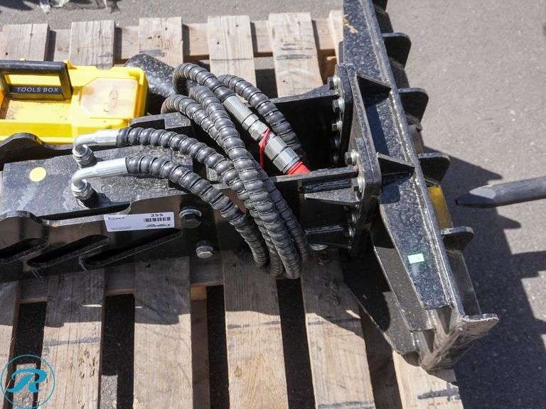 New Giyi GY-D45 Hydraulic Breaker Attachment to Fit Mini Skid Steer ...