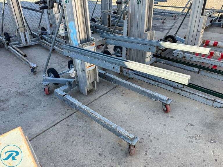 Genie SLC-12 Superlift Contractor Lift , 12' Platform Height - Roller ...