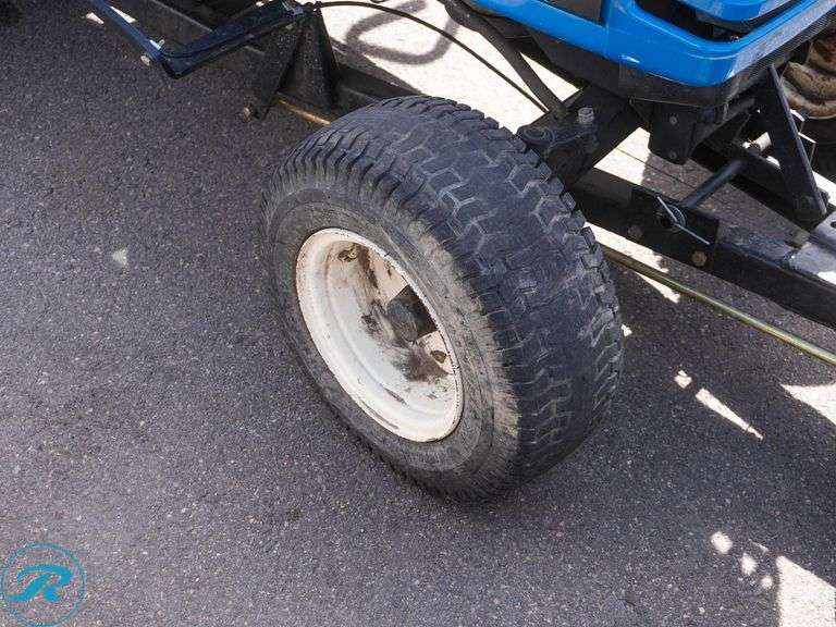 New Holland LS 45 Ride on Lawn Mower - Roller Auctions