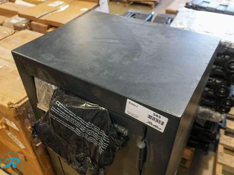 Master Lock Sentry Safe EF4738E, Safe, Digital Keypad Missing has Key to Open - Roller Auctions