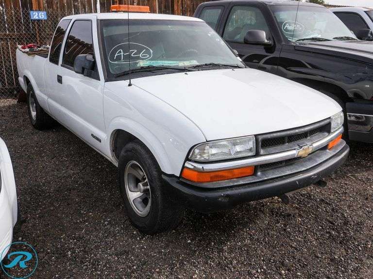 2002 Chevrolet S10 Base RWD - Roller Auctions