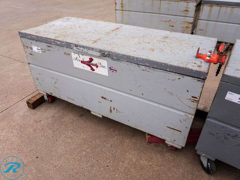 Job Box On Casters With Pipe Vice - Roller Auctions