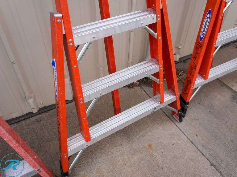 Werner Fiberglass 3-Legged Step Ladder, 8' - Roller Auctions