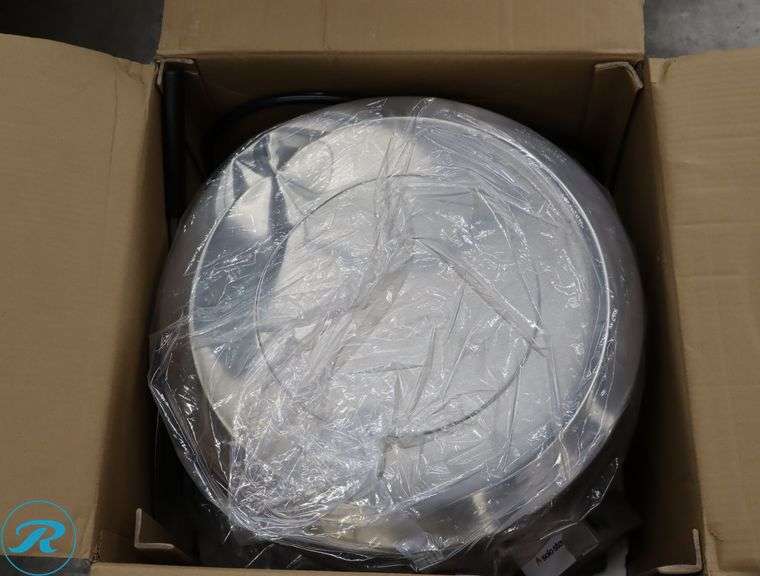 Solo Stove Pi Prime Pizza Oven Bundle - New - Dented Lid - Roller Auctions