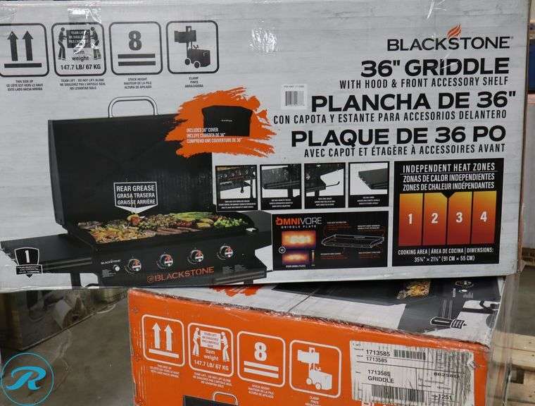 Blackstone 36 in. Griddle with Hinged Hood, Front Shelf and Soft Cover ...