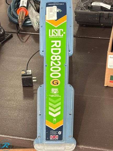 Radiodetection RD8200 Utility Locator with Power Supply - Roller Auctions