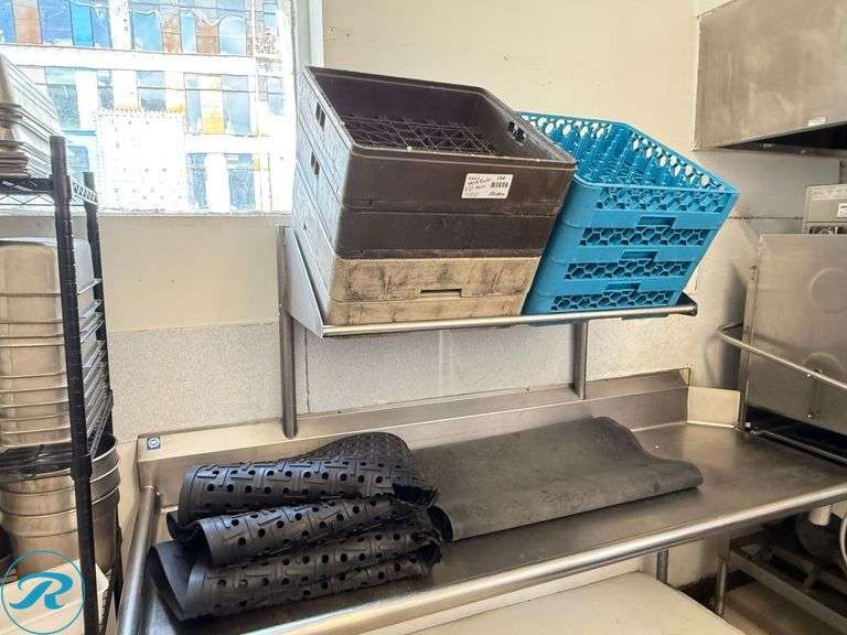 (8) Wash Racks and (3) Floor Mats - Roller Auctions