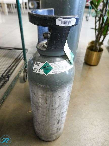(2) Carbon Dioxide Bottles - Roller Auctions