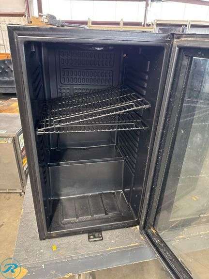 NewAir AB-1200B Beverage Cooler with Glass Door - Roller Auctions