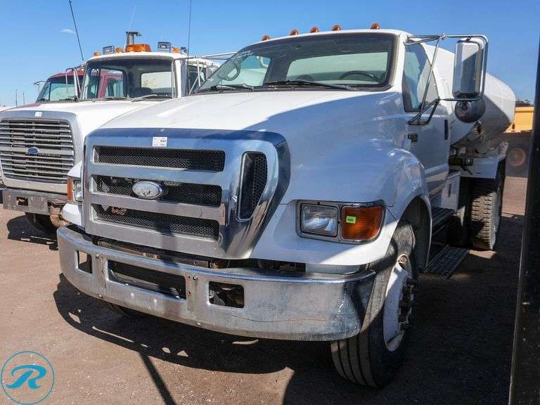 2006 Ford F-750 XL Super Duty S/A Water Truck - Roller Auctions
