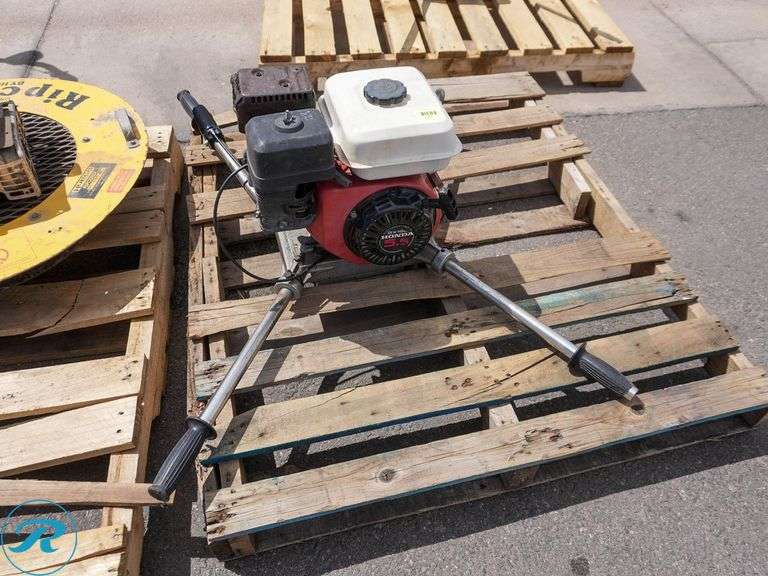 2-Man Post Hole Digger - Roller Auctions