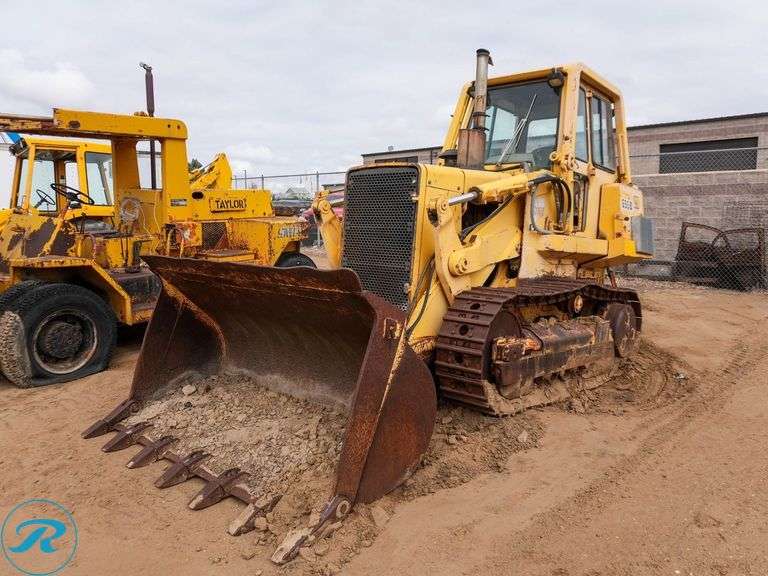 John Deere 655B Crawler Loader - Roller Auctions
