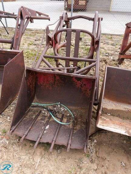 Loader Assembly to Fit Ford 8N Tractor - Roller Auctions