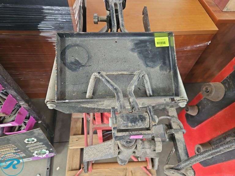 Branick 5120 Tire Spreader Repair Stand - Roller Auctions