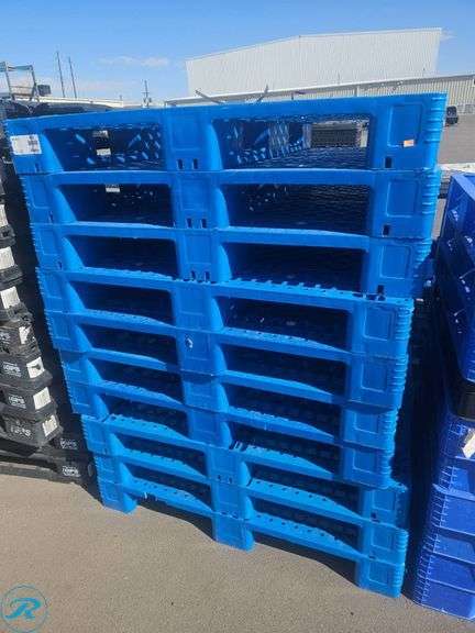 Plastic Stackable Pallets in Blue (10) - Roller Auctions