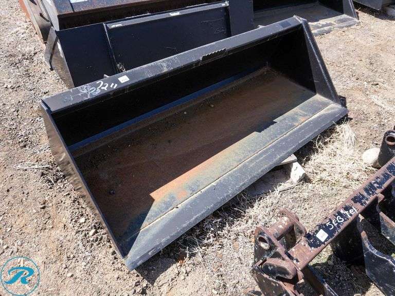 72" Skid Steer Bucket - Roller Auctions