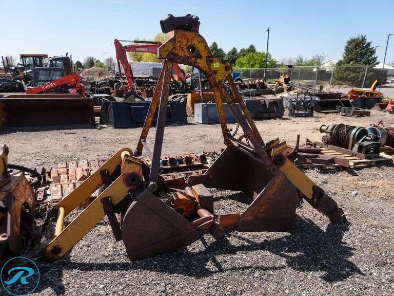 Clamshell Bucket - Roller Auctions
