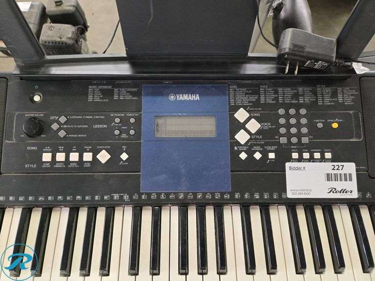 Yamaha PSR-E333 Keyboard with Stand and Adjustable Bench - Roller Auctions