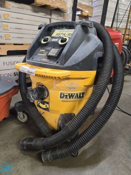 DeWalt DWV012 12-Gallon HEPA Dust Extractor and Ridgid Wet/Dry Vacuum ...