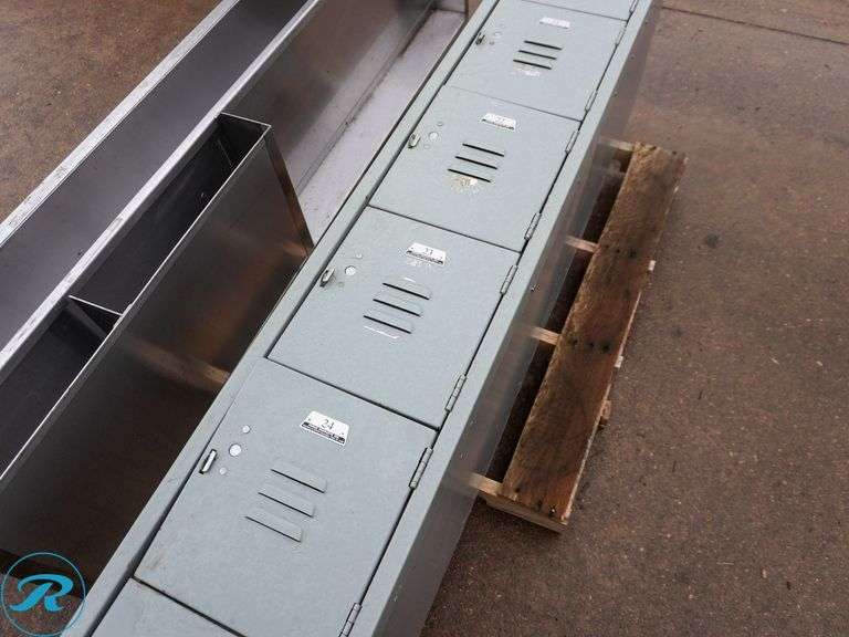 6-Compartment Locker - Roller Auctions