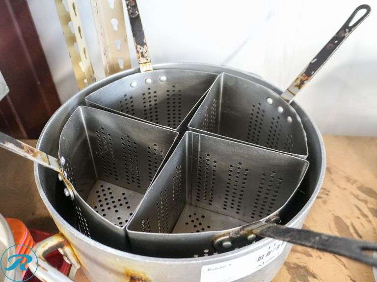Stock Pot With Pasta Inserts - Roller Auctions