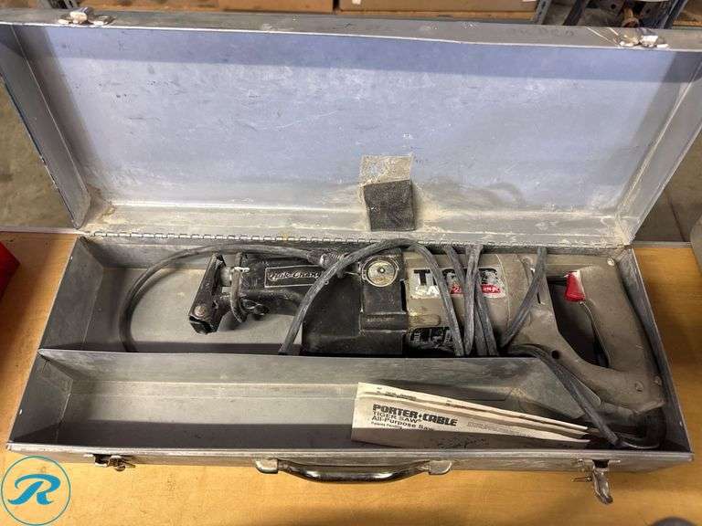 Porter-Cable Belt Sander With Metal Case and Accessories - Roller Auctions