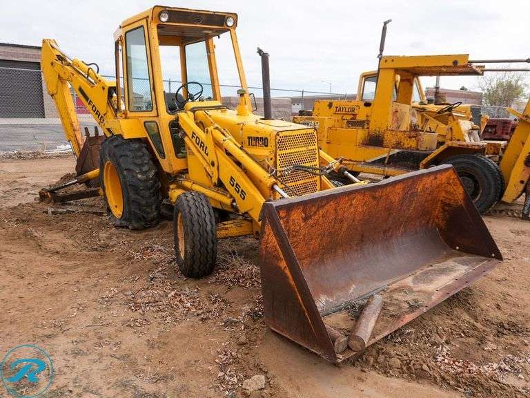 Ford 555 Loader Backhoe - Roller Auctions