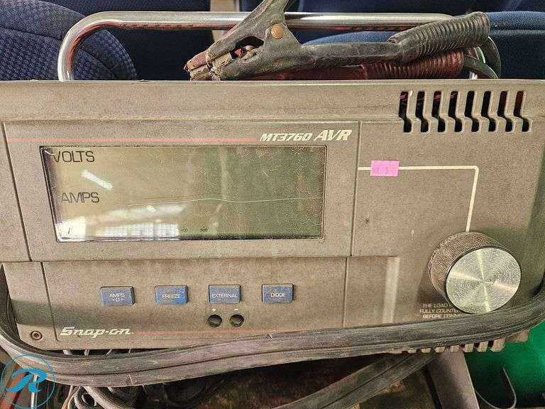 Snap-on Model MT3760 AVR Super-Charger Unit with Display - Roller Auctions