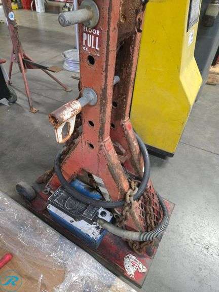 Floor Pull System Body Repair Tool with Chain and Wheels - Roller Auctions
