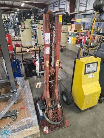 Floor Pull System Body Repair Tool with Chain and Wheels - Roller Auctions