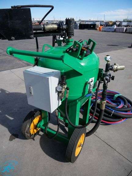New Sandblaster With Hoses - Roller Auctions