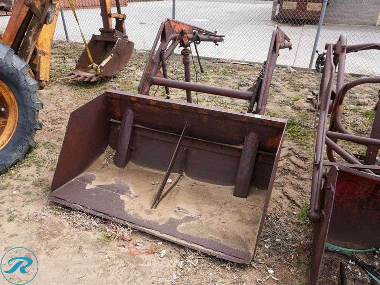 Loader Assembly to Fit Allis Chalmers WD Tractor - Roller Auctions